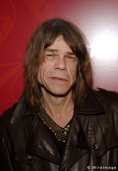 El vocalista de aerosmith es familiar del vocalista de los rollingstone ...